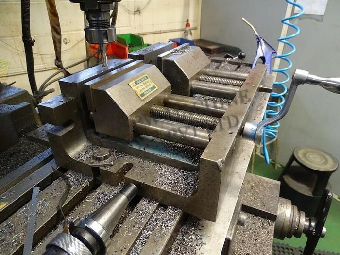 Beavermill DR2 Turret Mill with 2 Axis DRO - 52°N2°W MACHINE TOOLS PVT LTD